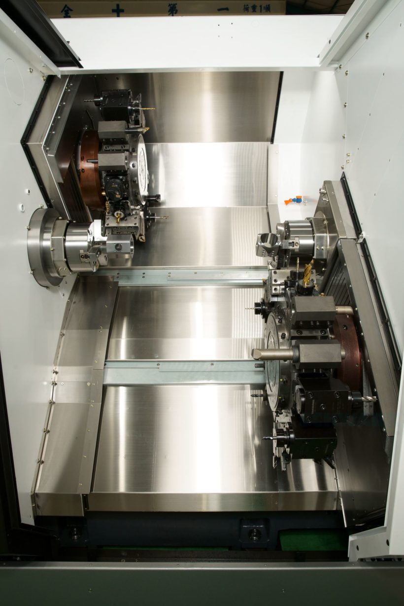 Taiwan TAKISAWA LA-250YS – Willkommen bei der Schwarz Werkzeugmaschinen ...